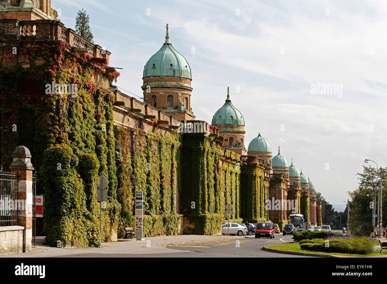 Zagreb mirogoj cemetery hi-res stock photography and images - Alamy