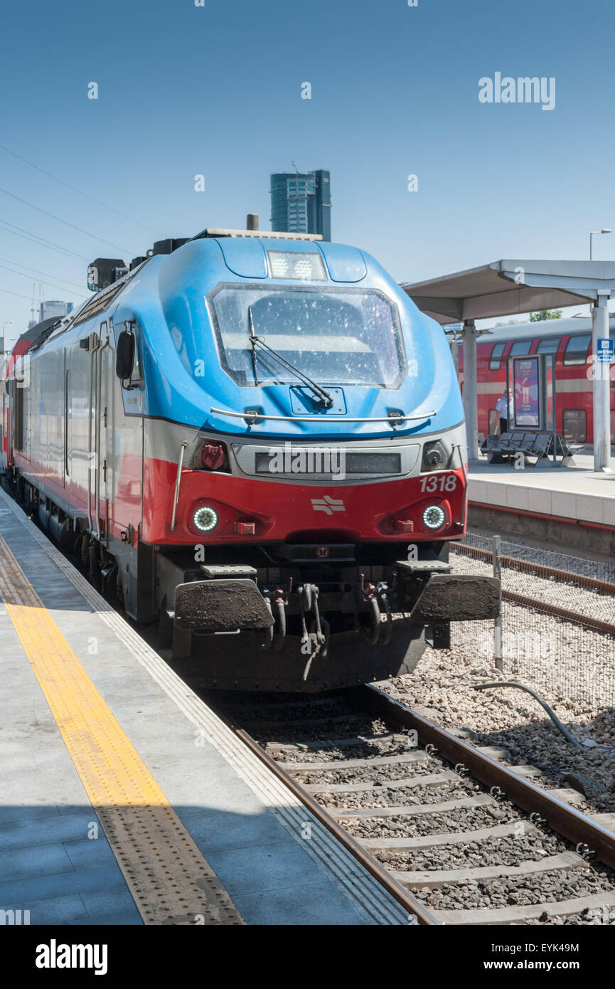 Israel railroad station hi-res stock photography and images - Alamy