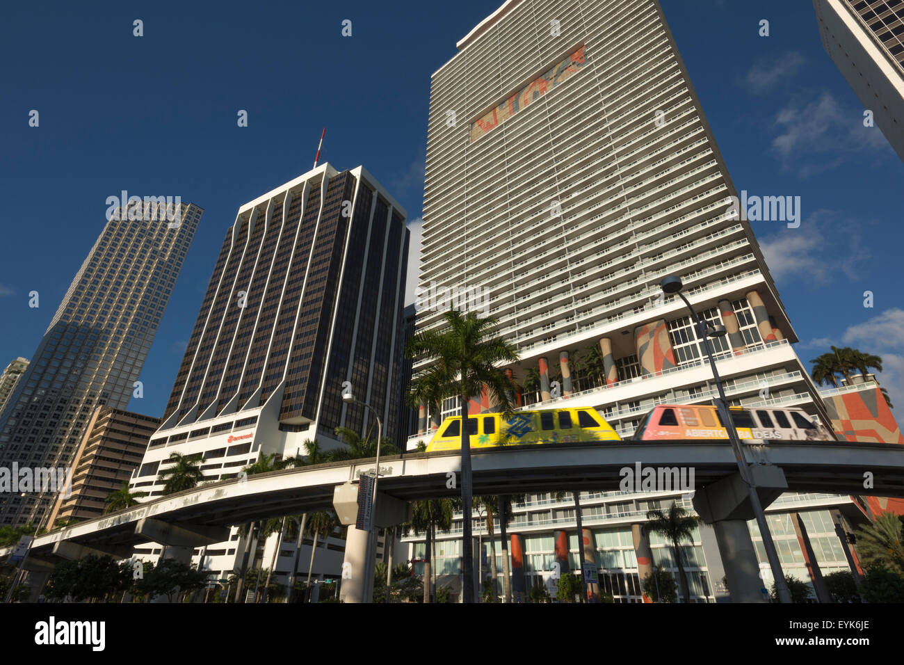 METROMOVER MONORAIL DOWNTOWN MIAMI FLORIDA USA Stock Photo - Alamy