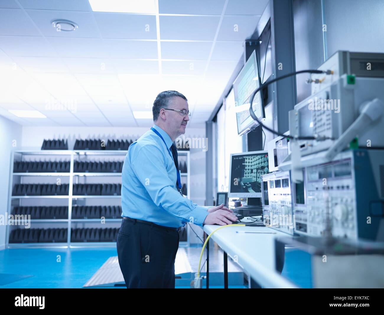 Electromagnetic equipment hi-res stock photography and images - Alamy