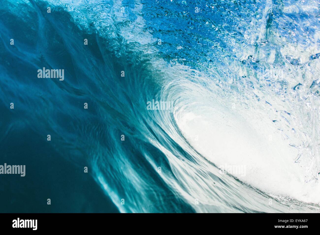 Wave close hi-res stock photography and images - Alamy