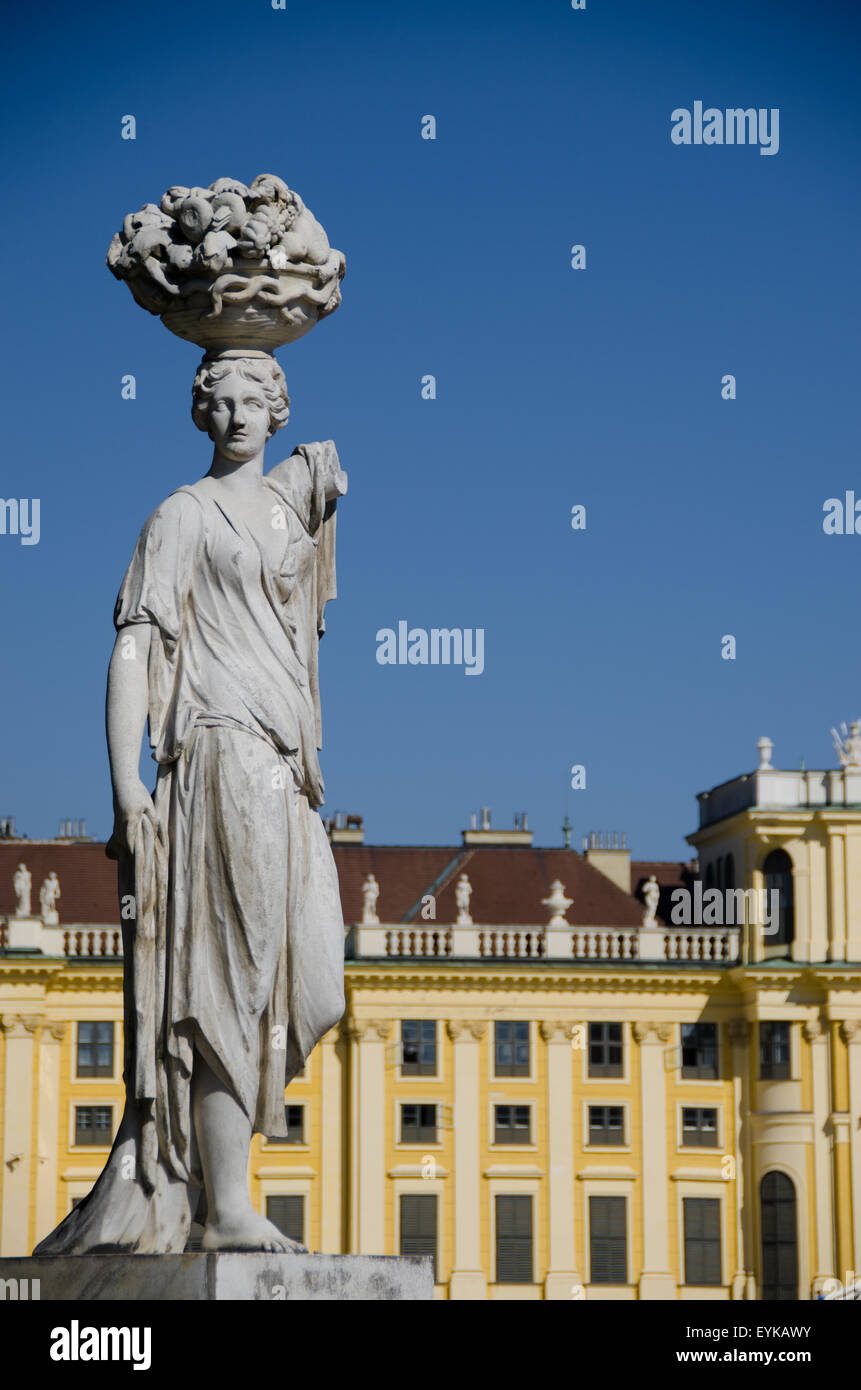 Baroque architecture in vienna hi-res stock photography and images - Alamy