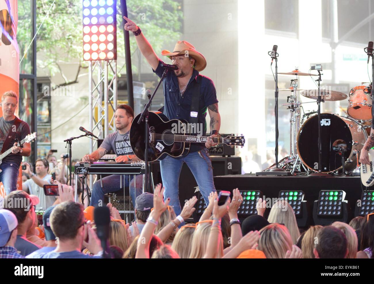 New York, NY, USA. 31st July, 2015. Jason Aldean on stage for NBC Today ...
