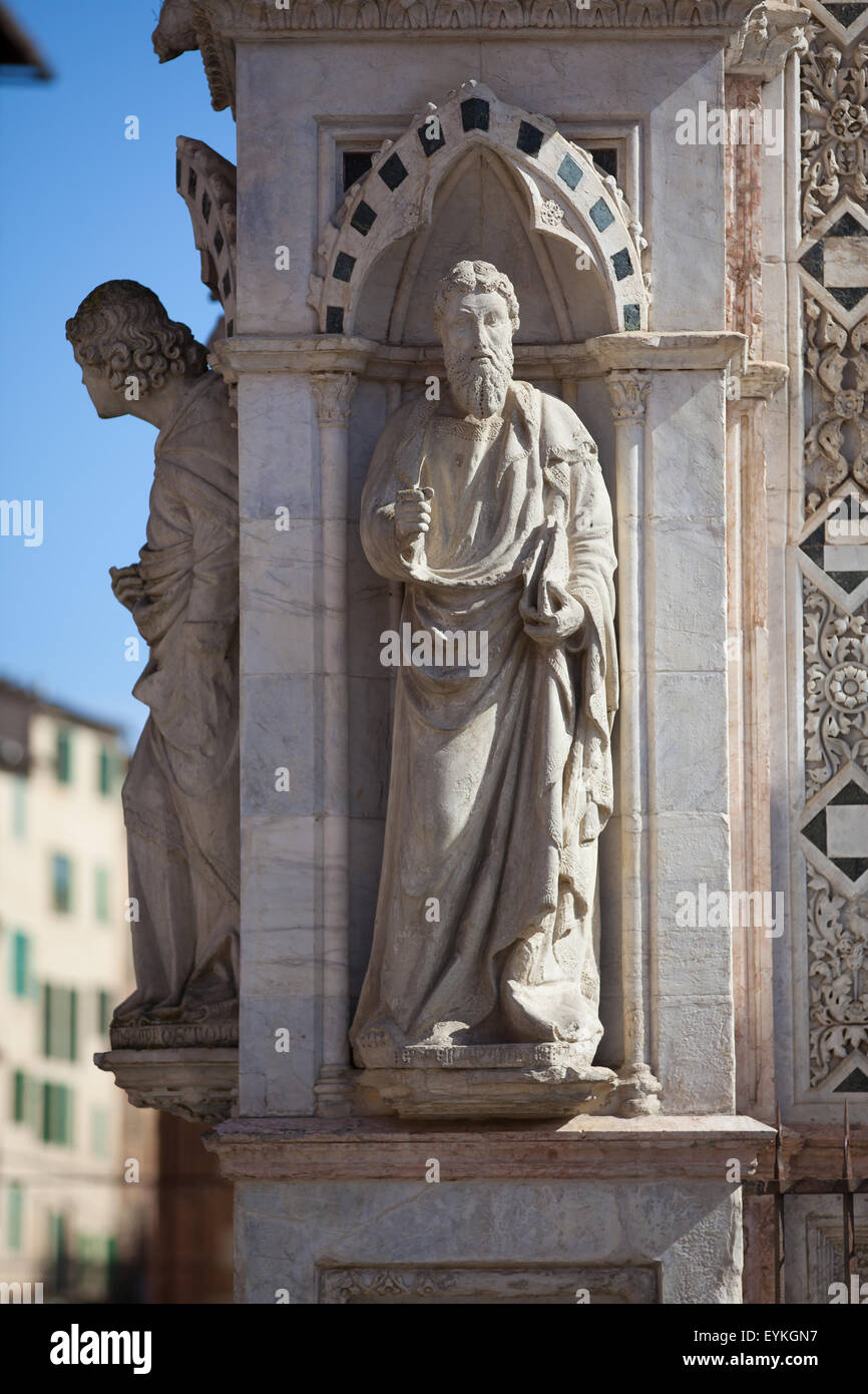 Siena, Tuscany. Statue of the Cappella di Piazza Stock Photo - Alamy