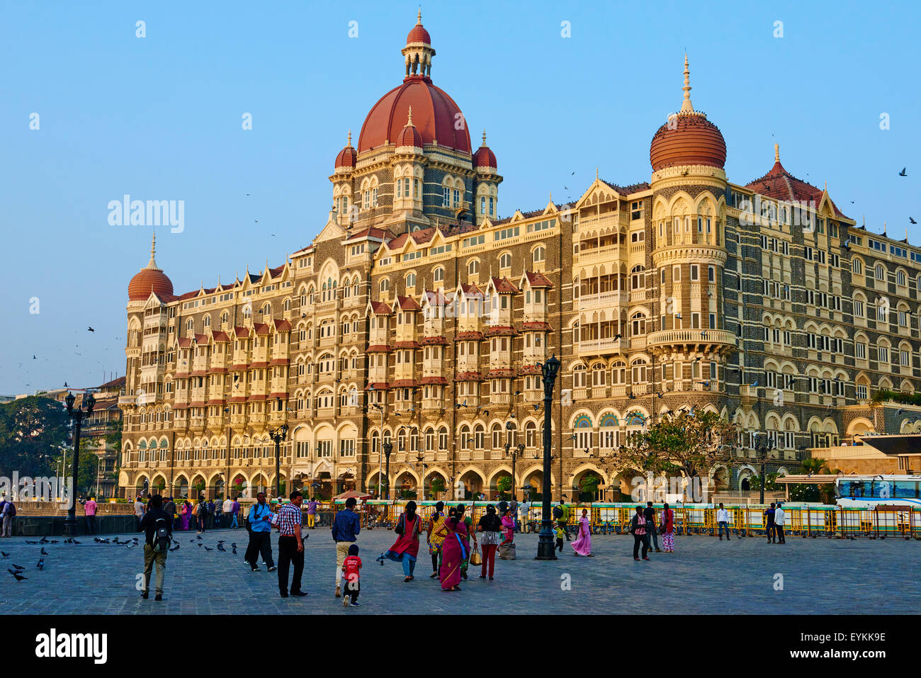Taj mahal bombay hi-res stock photography and images - Alamy