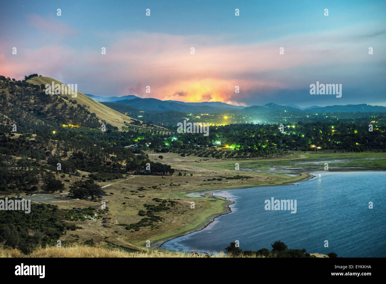 Clear Lake, CA, USA. 30th July, 2015. The Rocky Fire burns with the ...
