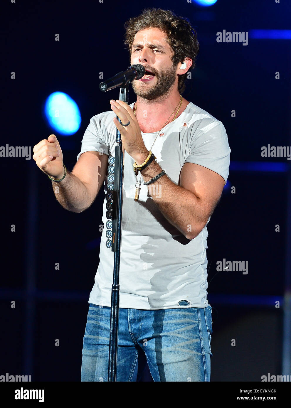Country music star Thomas Rhett performs at the Coral Sky Amphitheatre ...