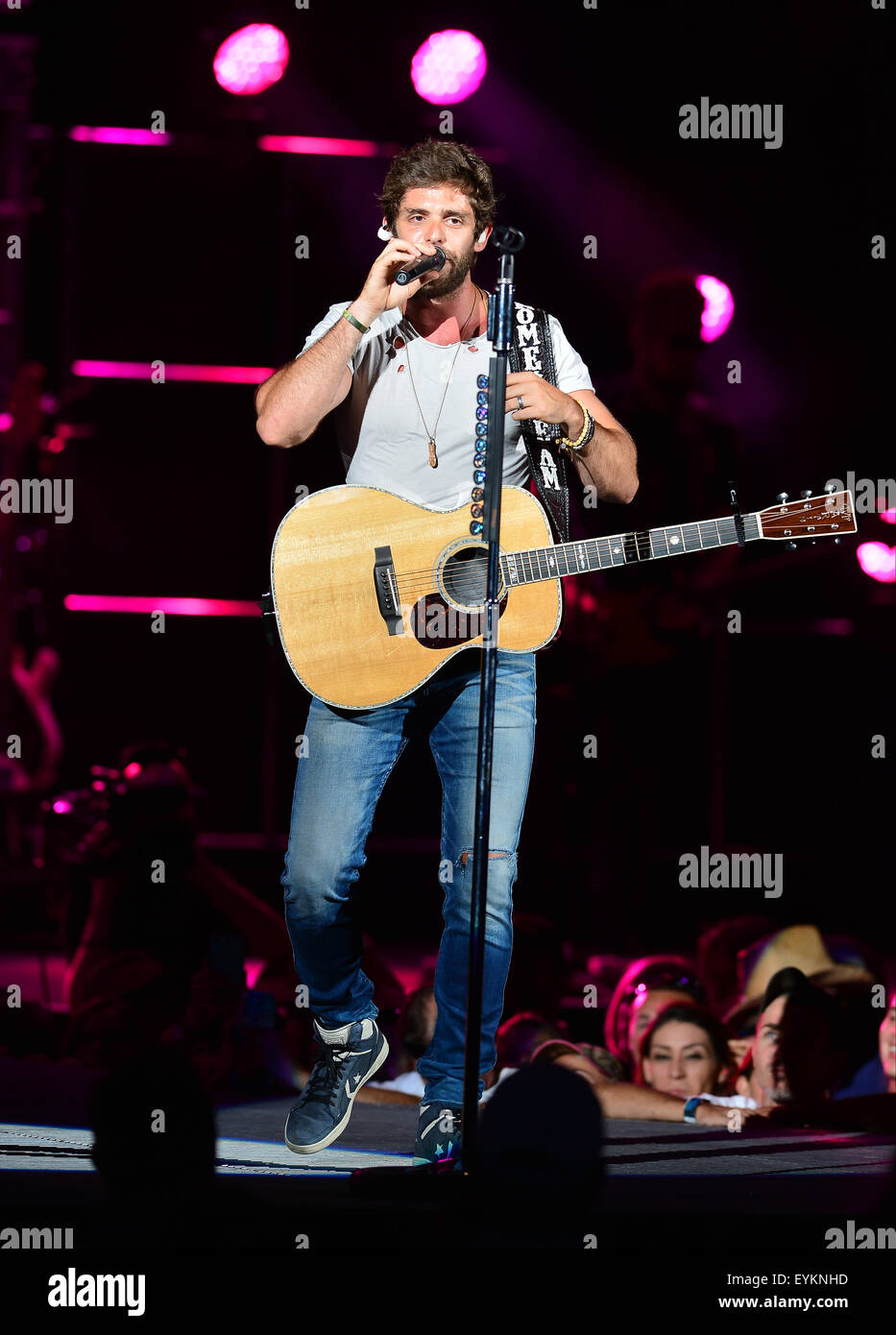 Country music star thomas rhett hi-res stock photography and images - Alamy
