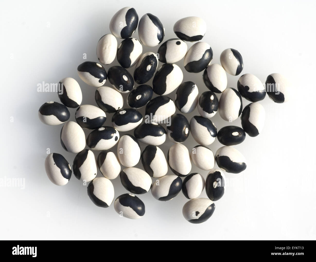 Yin yang bean hi-res stock photography and images - Alamy