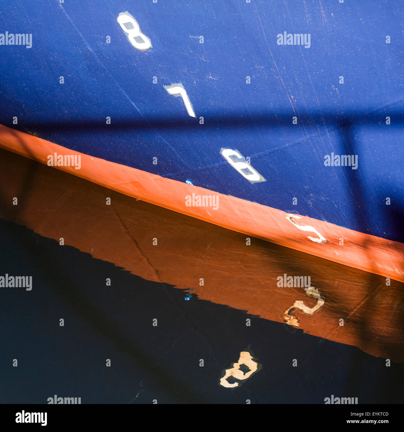 Plimsoll line hi-res stock photography and images - Alamy