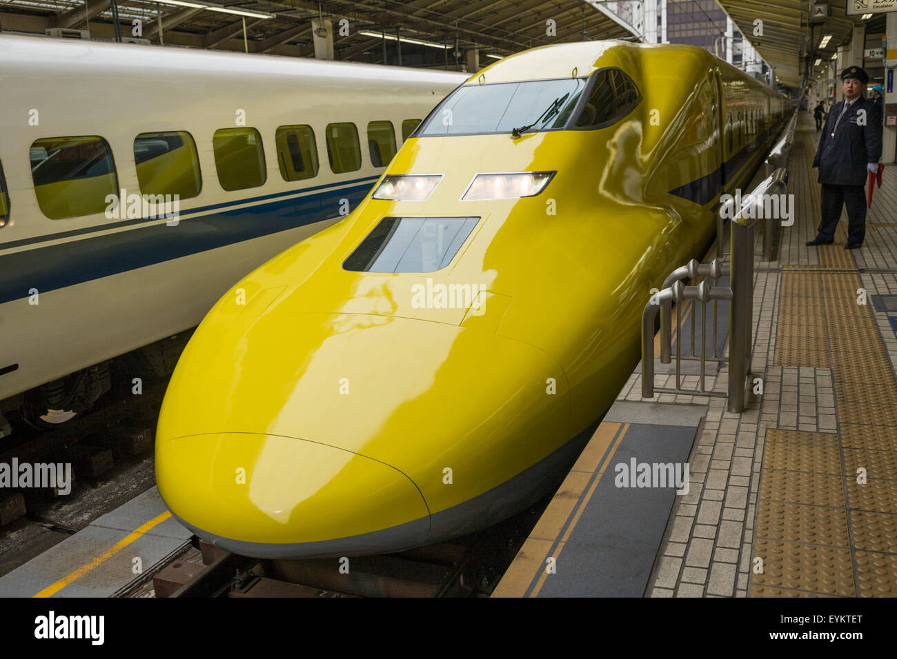 Dr yellow train hi-res stock photography and images - Alamy