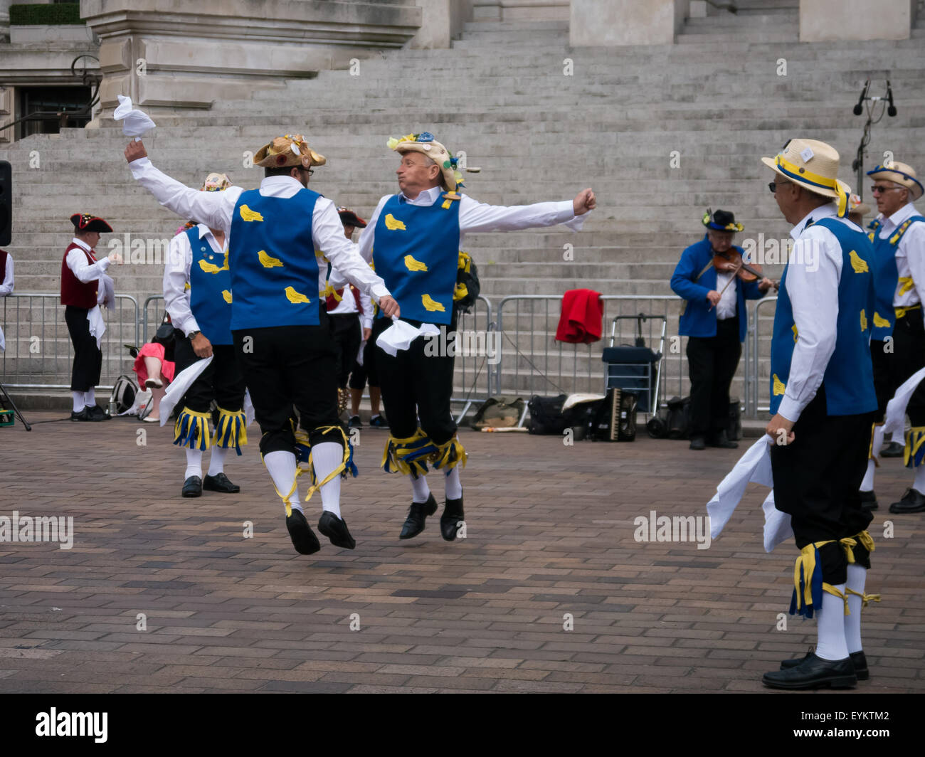 Morris Dancers in traditional costume Stock Photo - Alamy