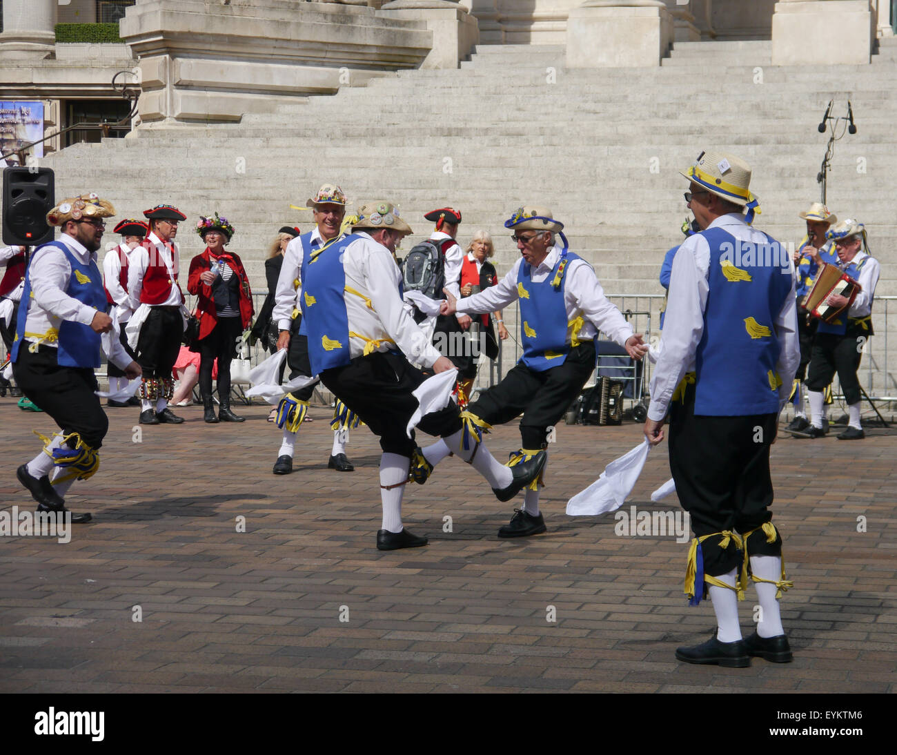 Morris Dancers in traditional costume Stock Photo - Alamy