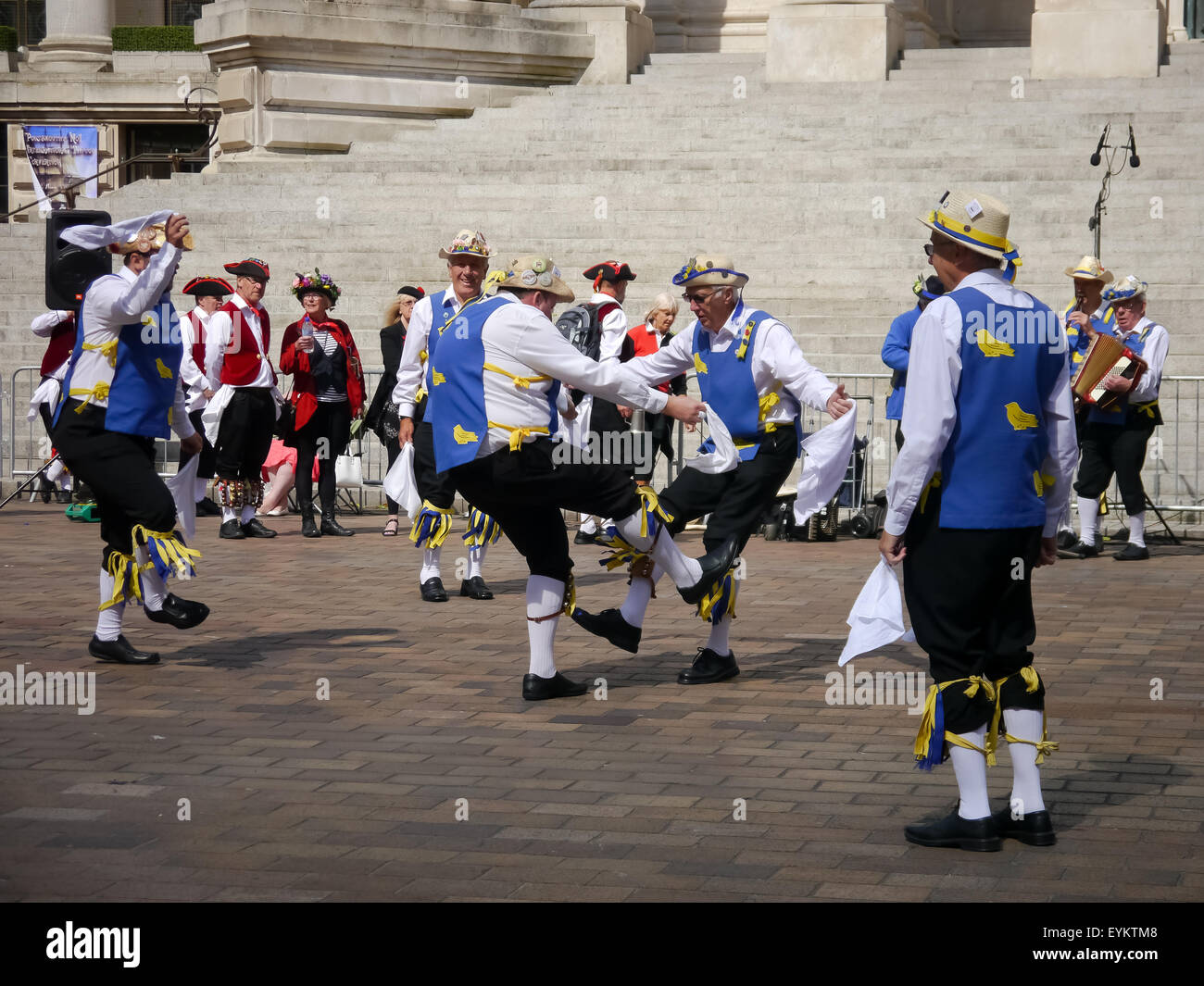 Morris Dancers in traditional costume Stock Photo - Alamy