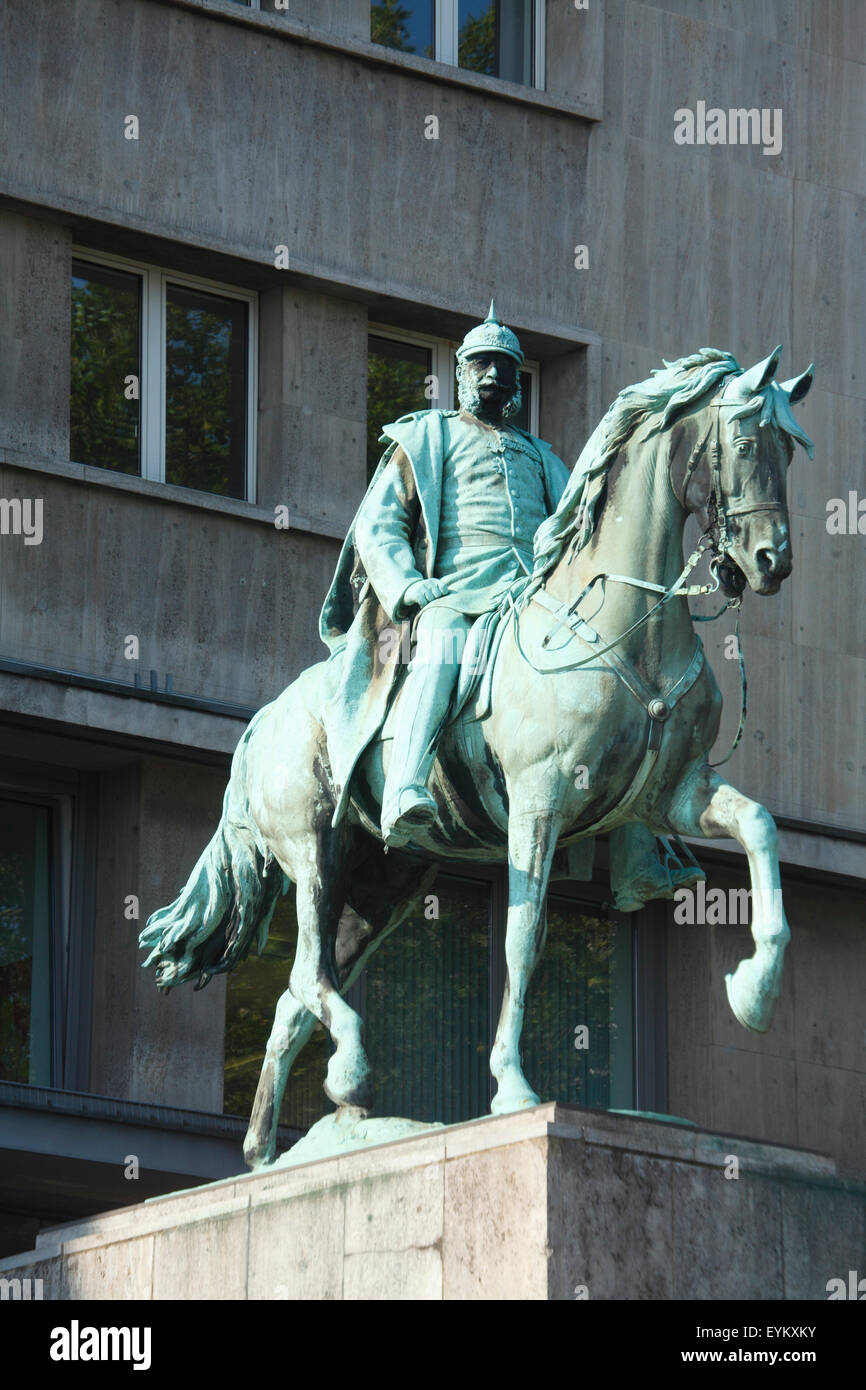 Germany, North Rhine-Westphalia, food, monument Wilhelm I on the castle ...