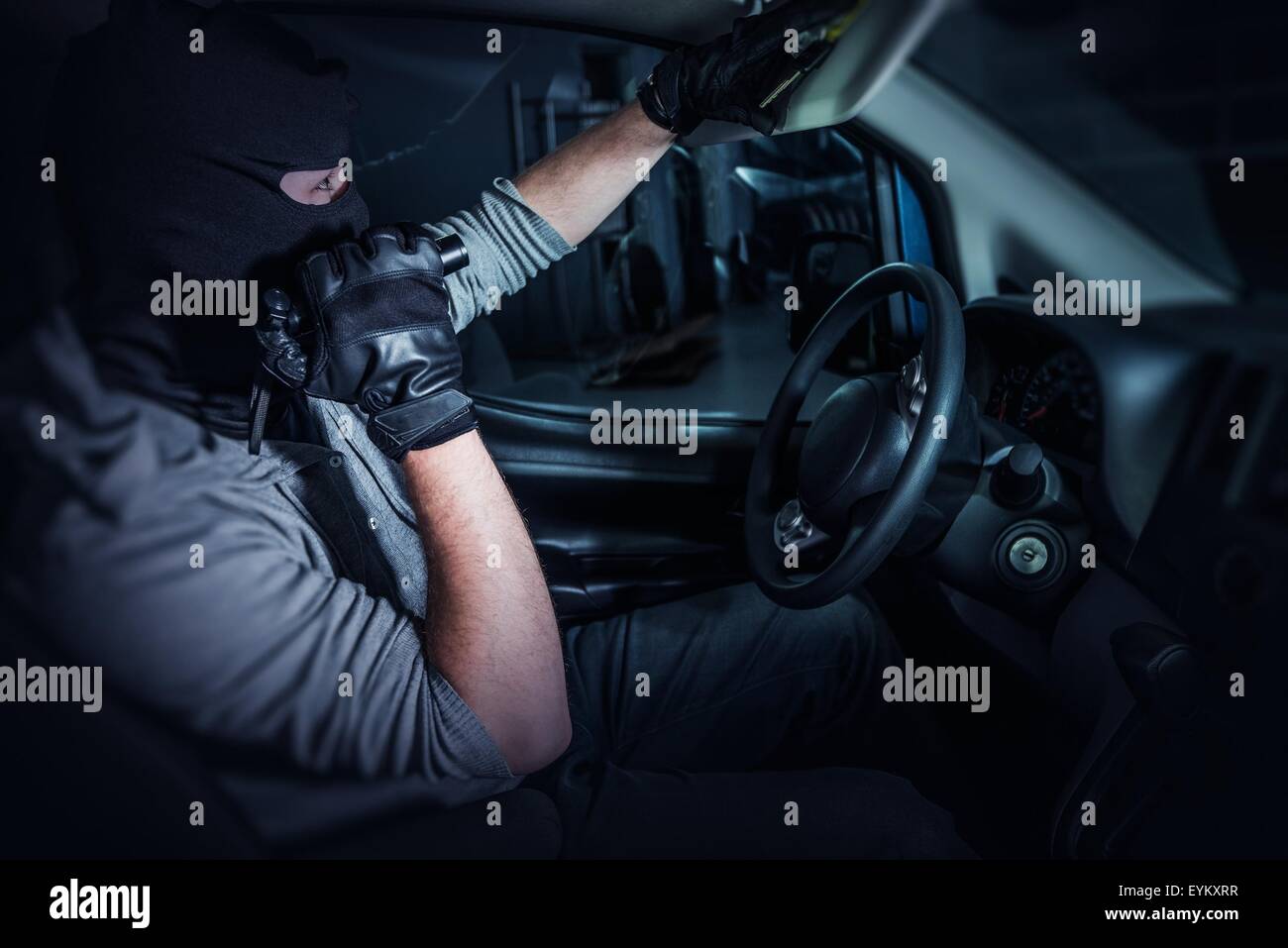 Carjacking hi-res stock photography and images - Alamy