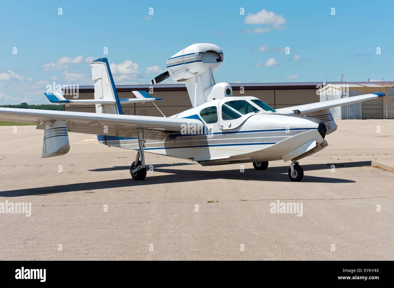 Amphibious airplane hi-res stock photography and images - Alamy