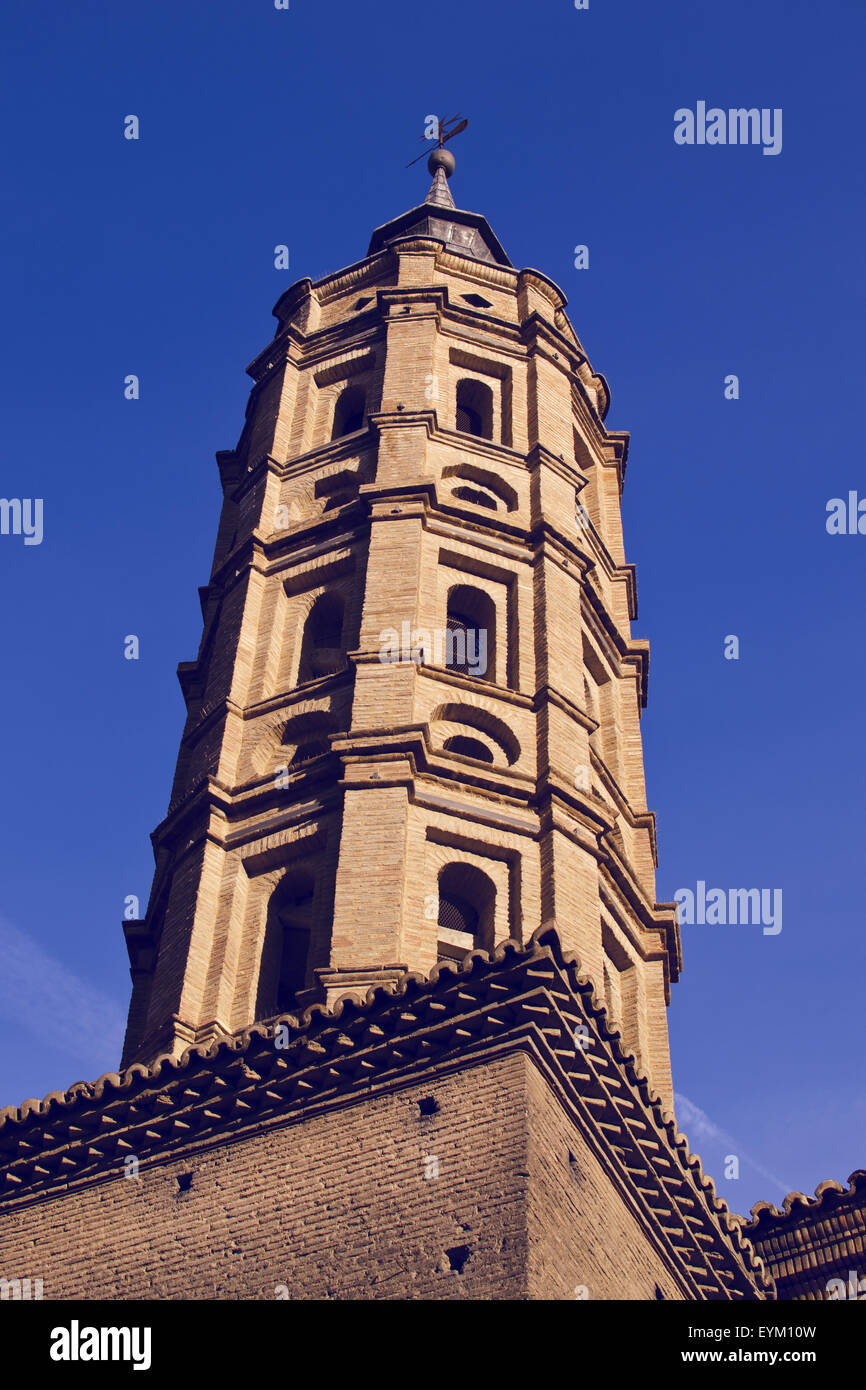 Torre inclinada torre hi-res stock photography and images - Alamy