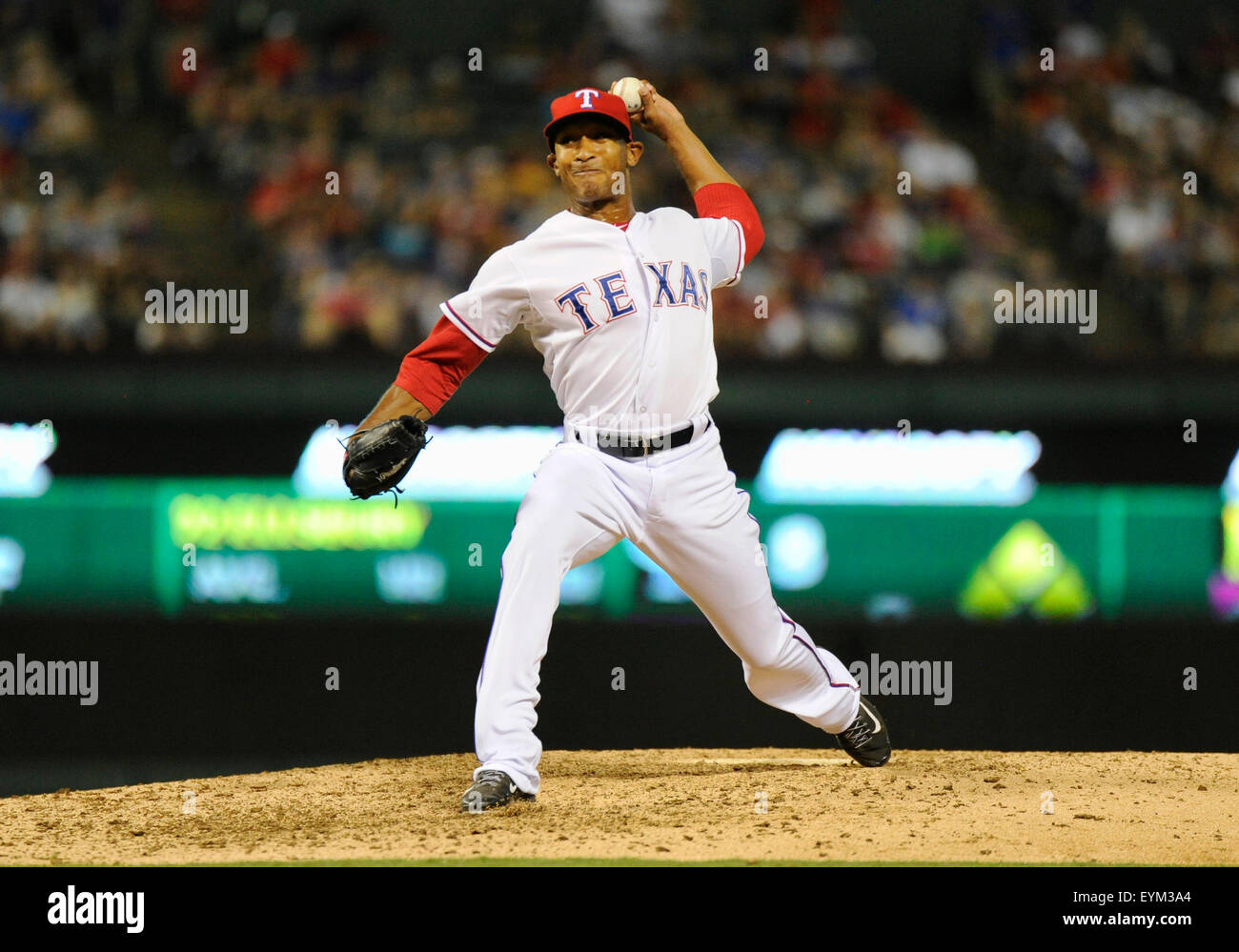 JUL 30, 2015: Texas Rangers relief pitcher Sam Freeman #71 during an ...