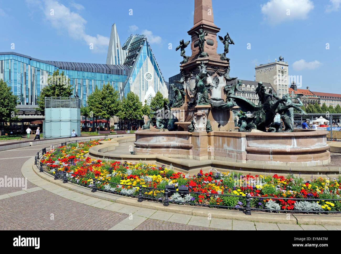 The famous Augustusplatz (square) in Leipzig with Mendebrunnen ...