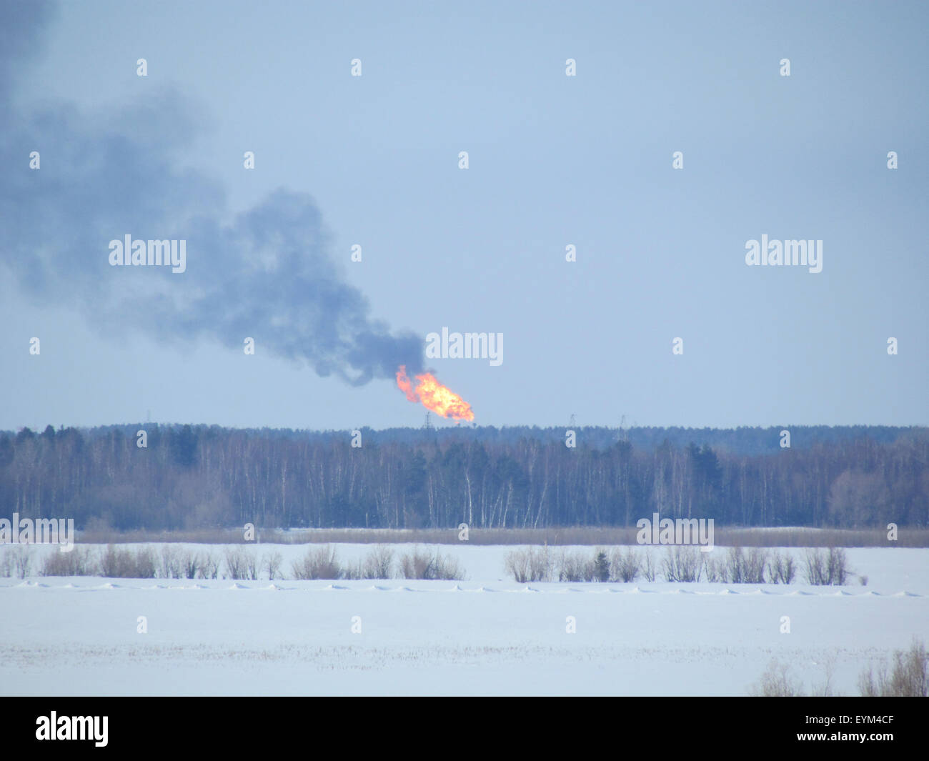 Burning oil tanks oil refinery hi-res stock photography and images - Alamy