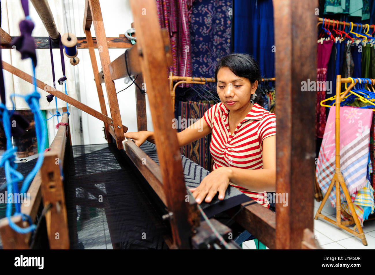 Bali weaving tradition hi-res stock photography and images - Alamy