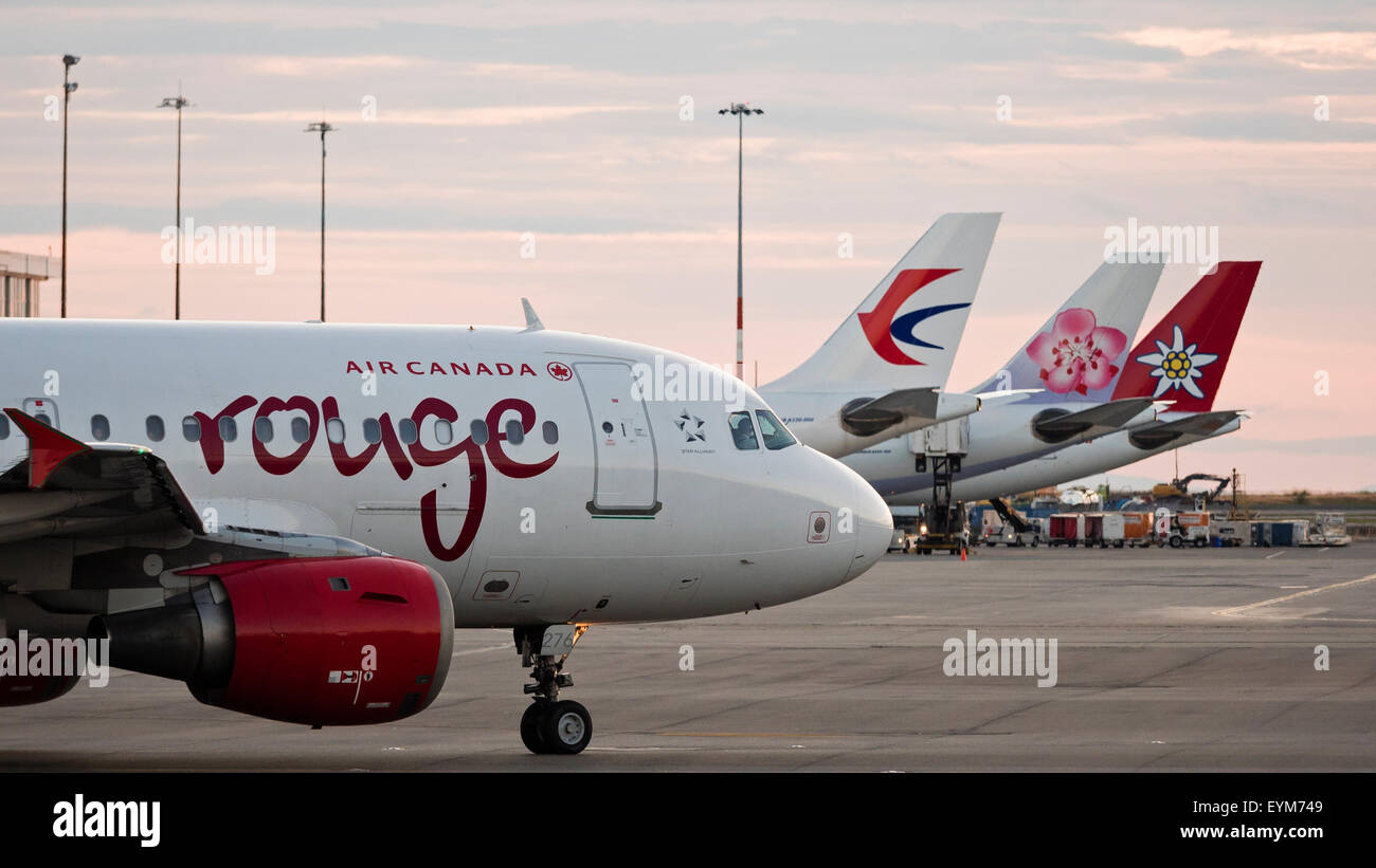 Air canada rouge logo hi-res stock photography and images - Alamy