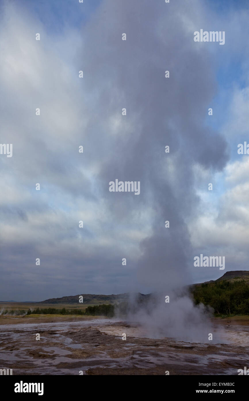 Geyser, explosion, smoke, volcanic, Iceland Stock Photo - Alamy