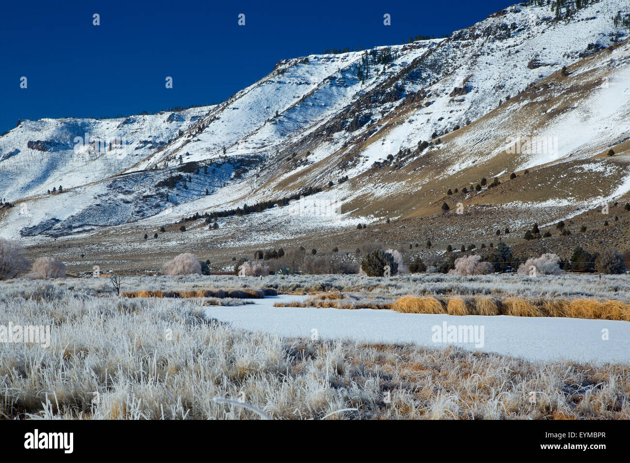 Frozen pond to Winter Rim, Summer Lake Wildlife Area, Oregon Outback ...