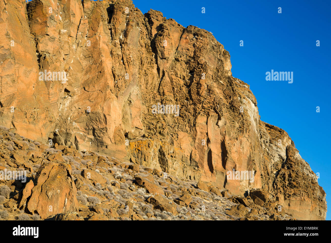 Fort Rock cliffs, Fort Rock State Park, Christmas Valley National Back ...