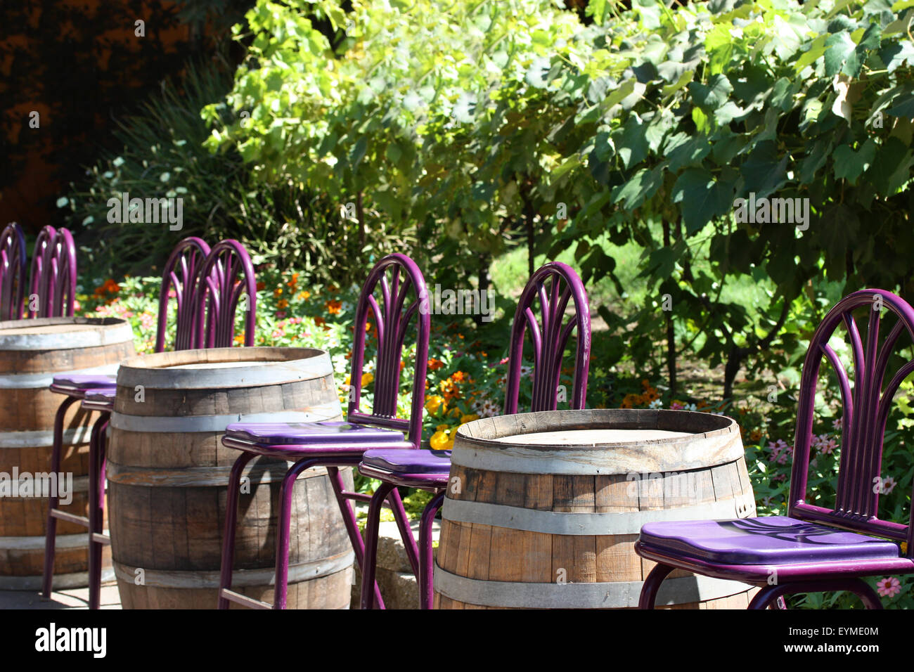 Wine barrels barrel table hi-res stock photography and images - Alamy