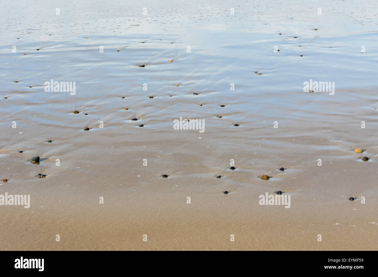 Pebble water ripples hi-res stock photography and images - Alamy