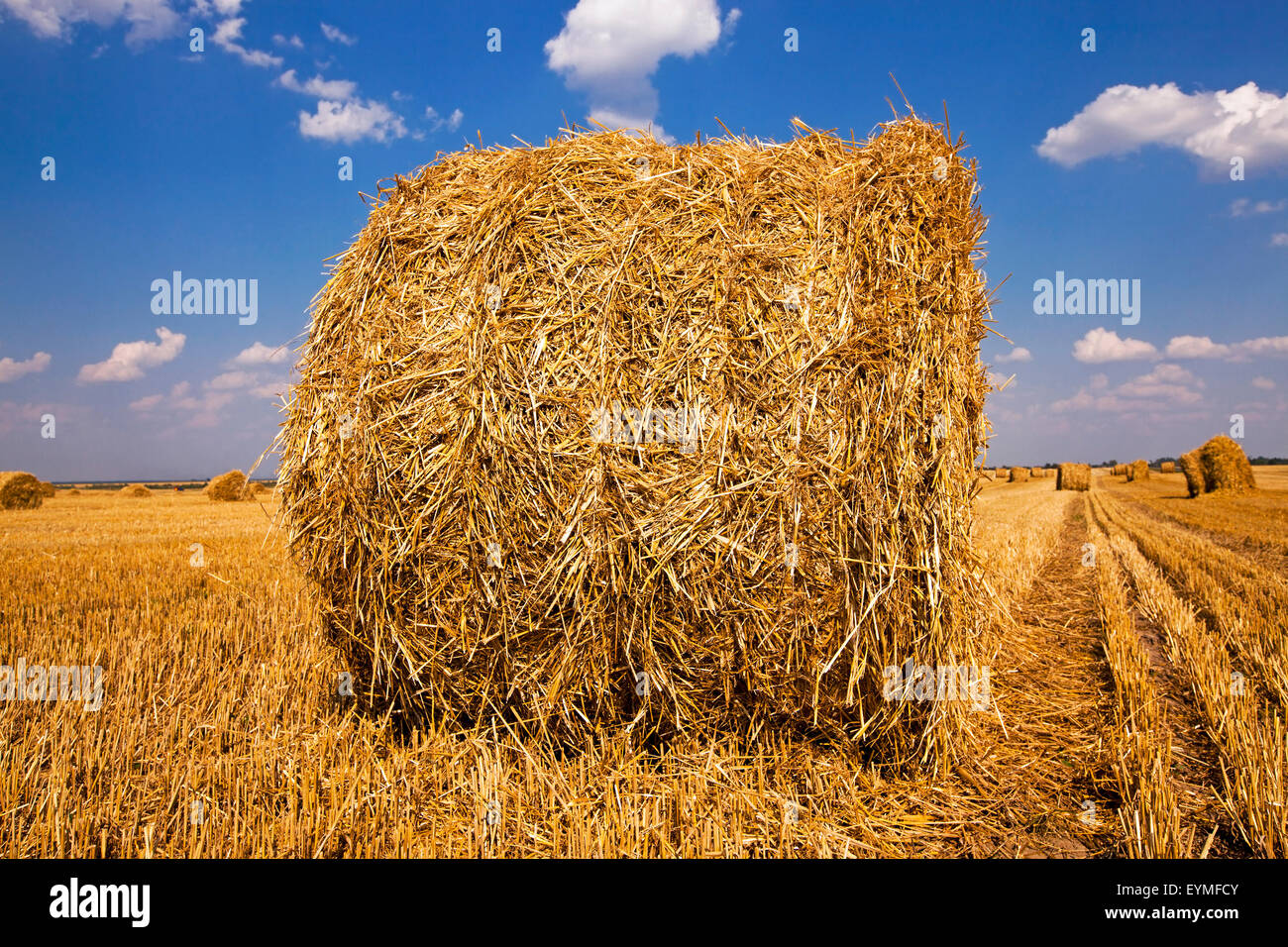 Uneven stacking row hi-res stock photography and images - Alamy