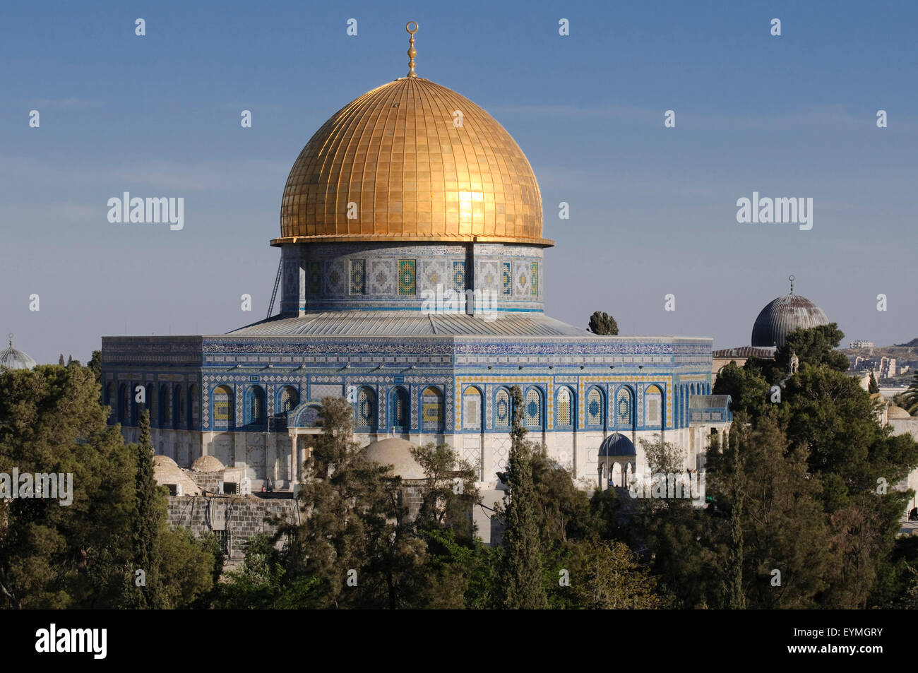 Jerusalem Old Town, temple mountain, rock cathedral, golden dome ...