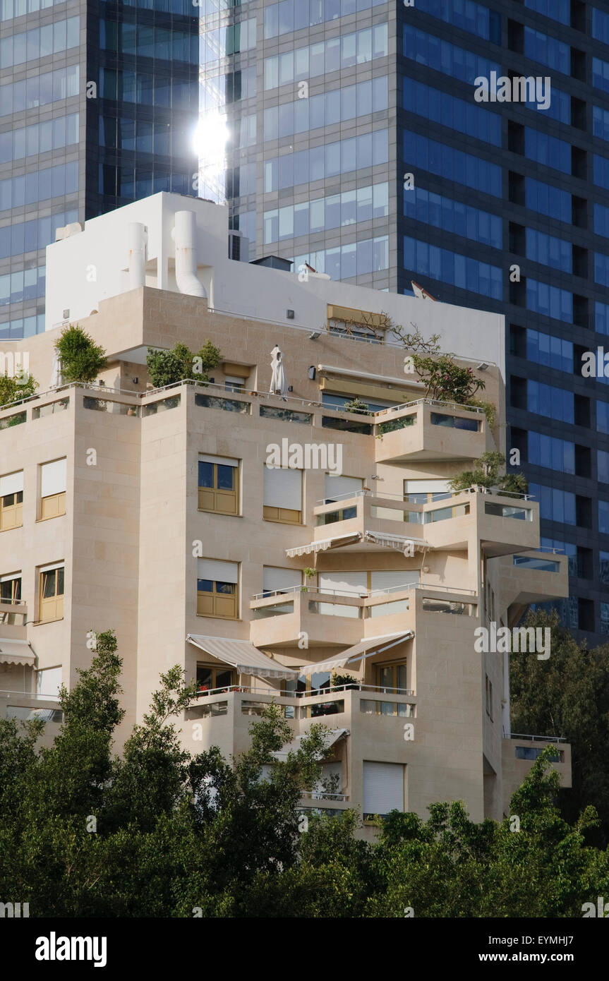 Tel Aviv, modern architecture, residential house and office tower ...