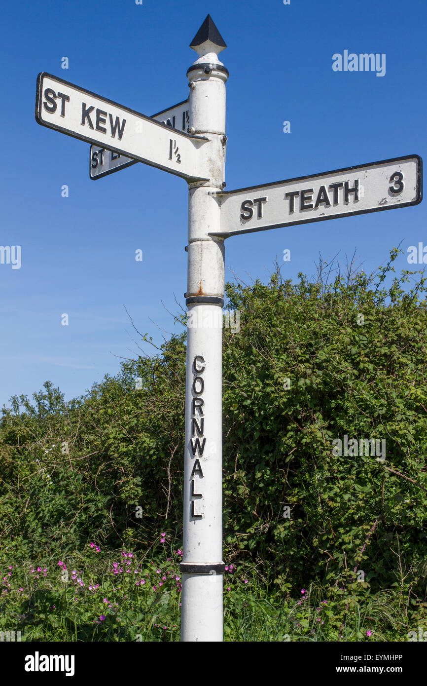 Signpost in Cornwall Stock Photo - Alamy