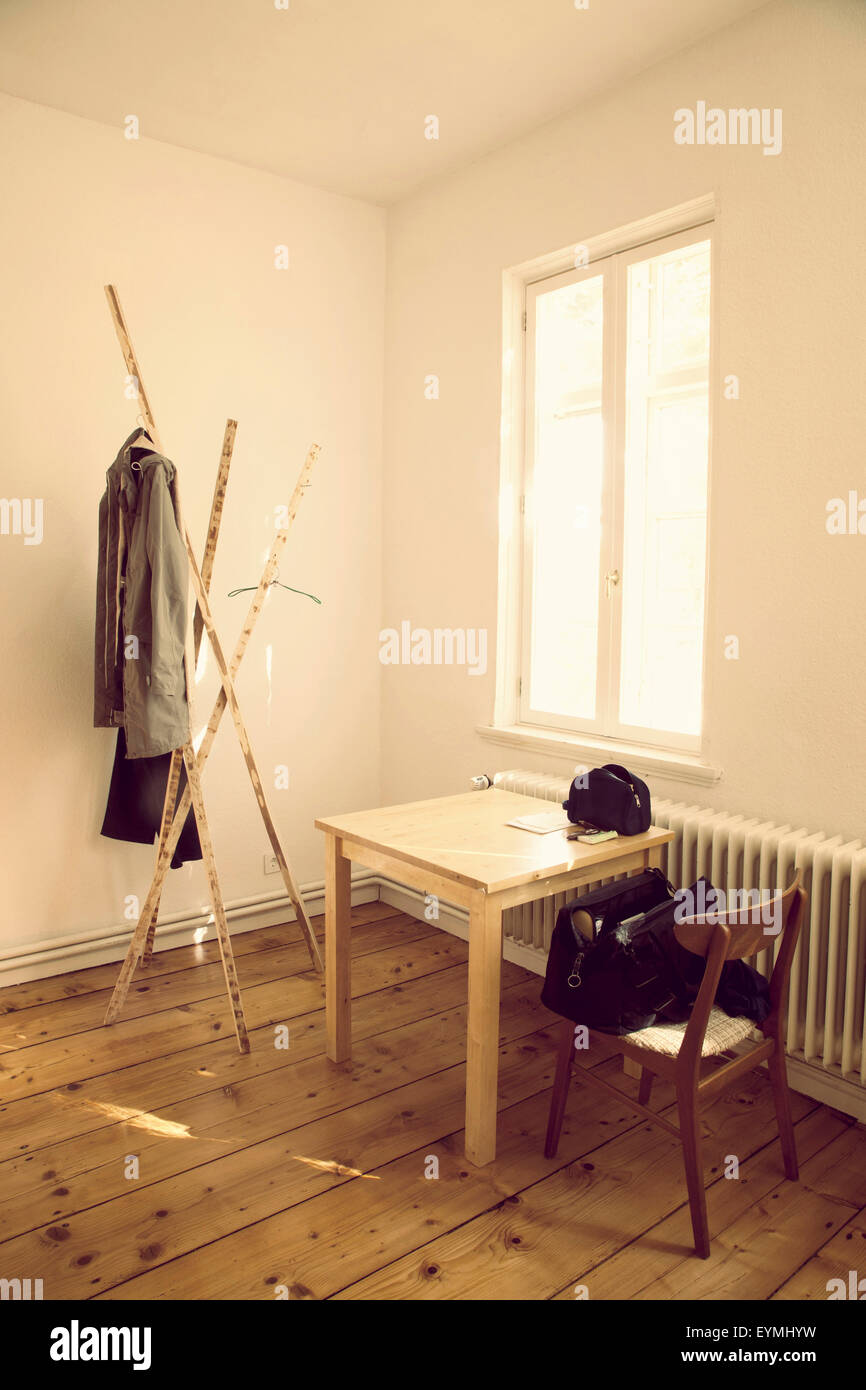 Impromptu table hi-res stock photography and images - Alamy