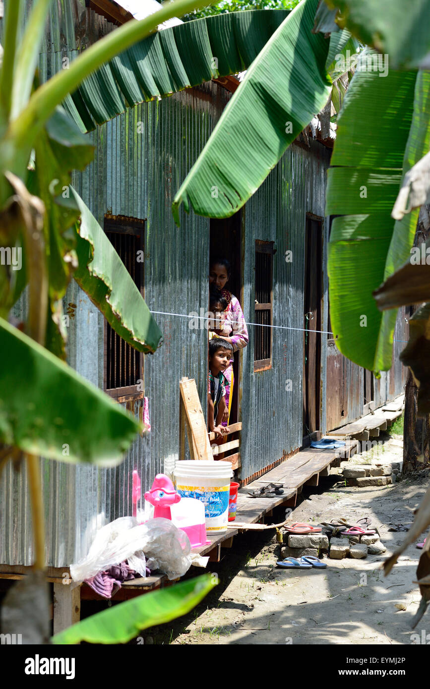 Village huts bangladesh hi-res stock photography and images - Alamy
