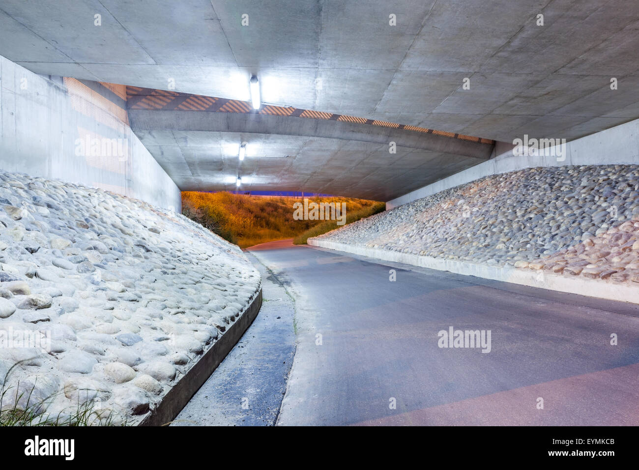 Raod bridge hi-res stock photography and images - Alamy