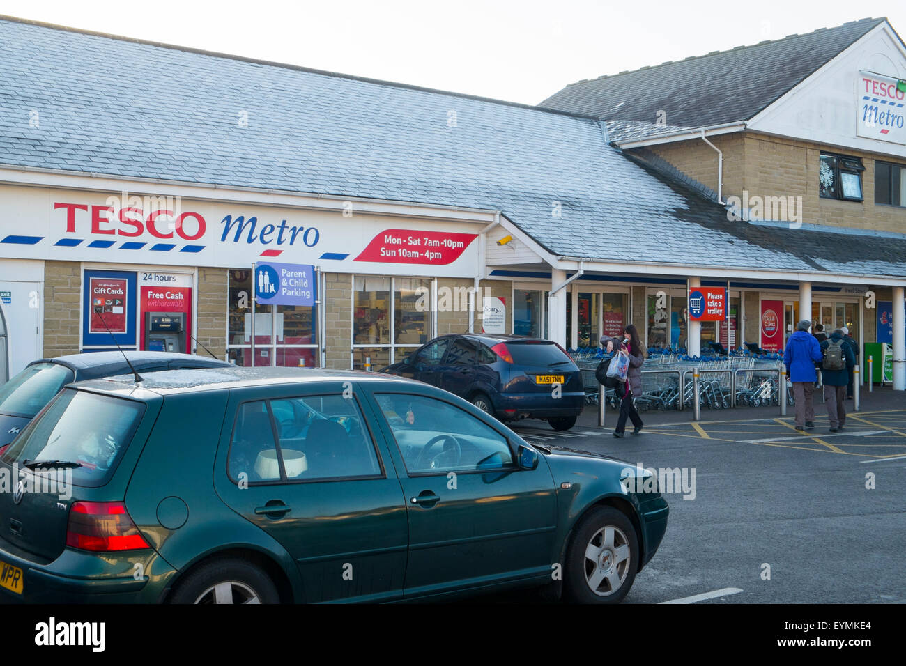 Tesco shop signage hi-res stock photography and images - Alamy