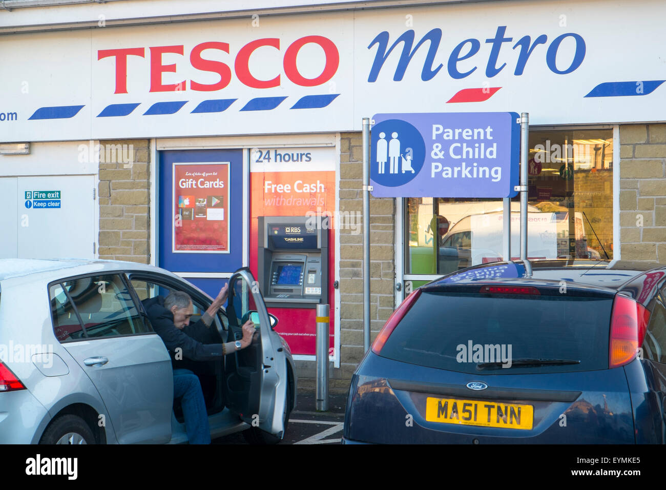 Metro store hi-res stock photography and images - Alamy