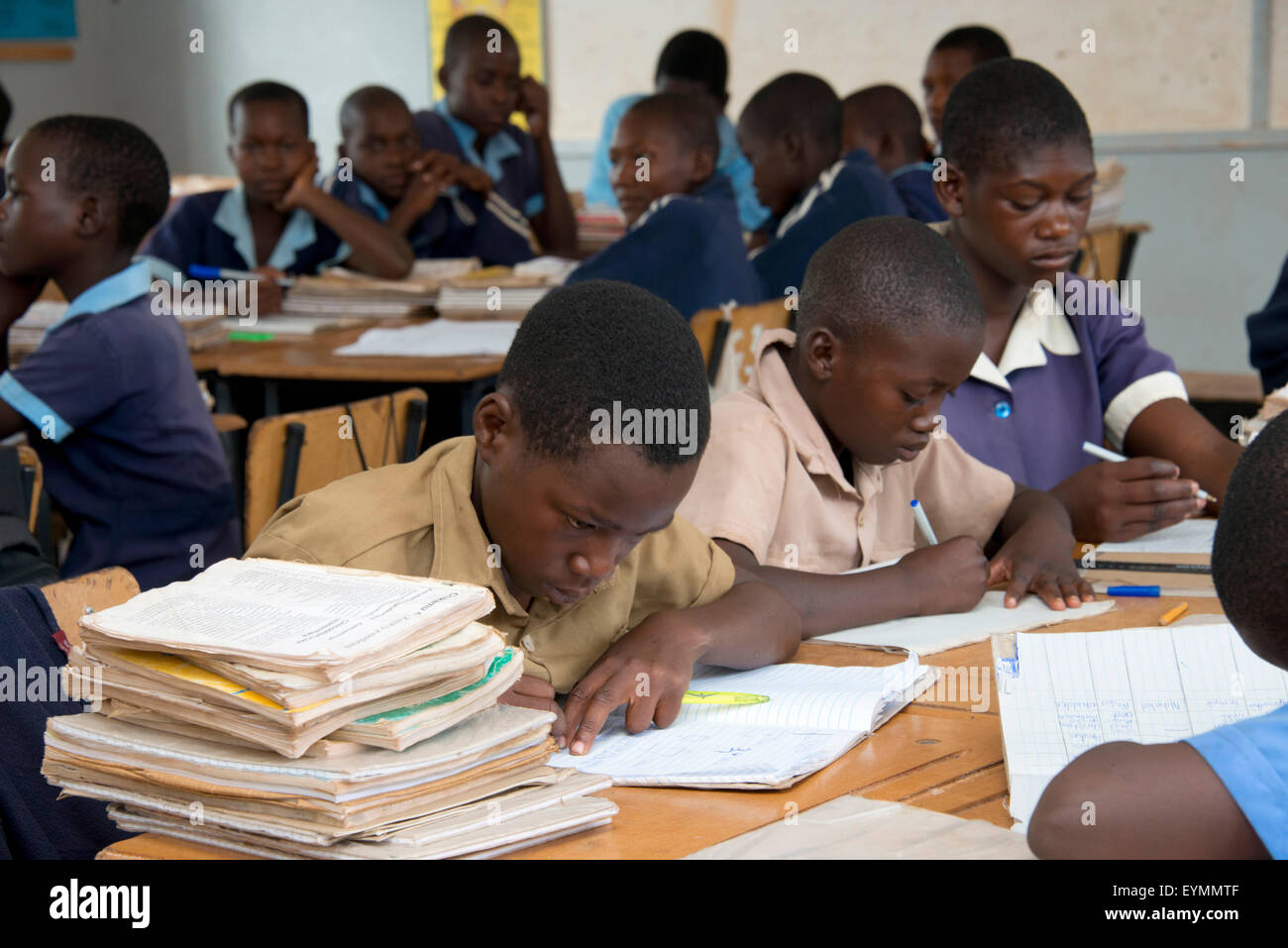 Poor african school class hi-res stock photography and images - Alamy