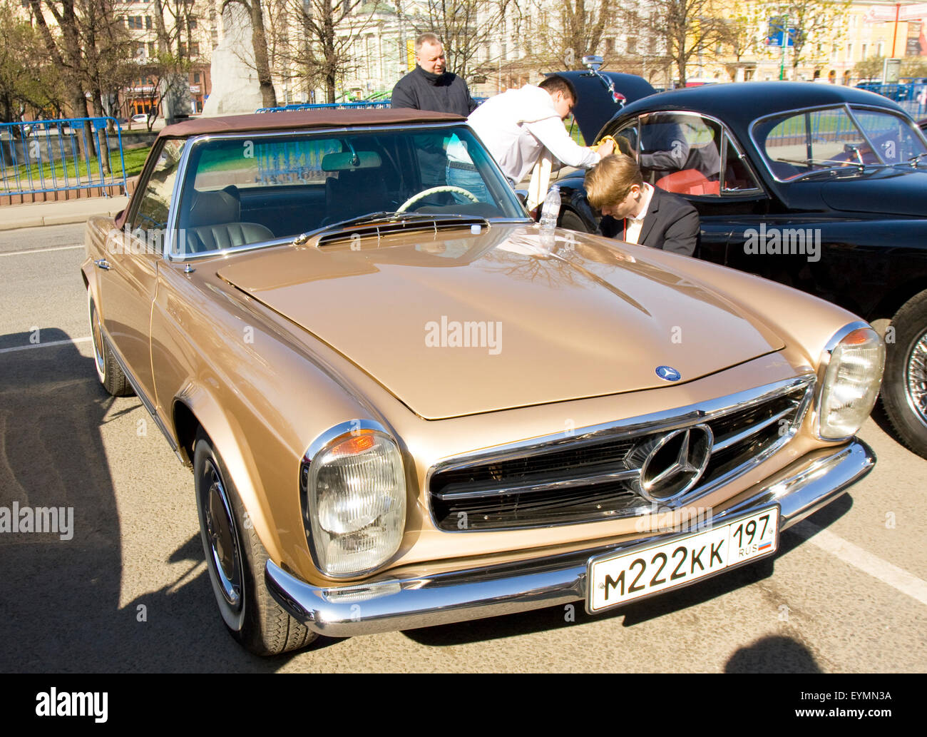 MOSCOW - APRIL 27, 2014: retro car mercedes benz on rally of classical ...