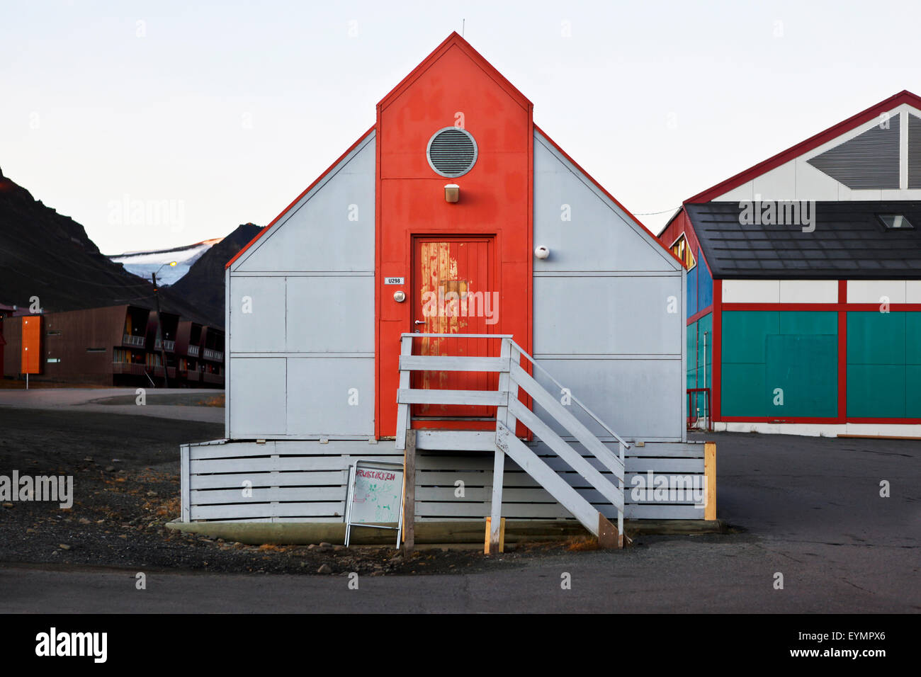 Svalbard house hi-res stock photography and images - Alamy