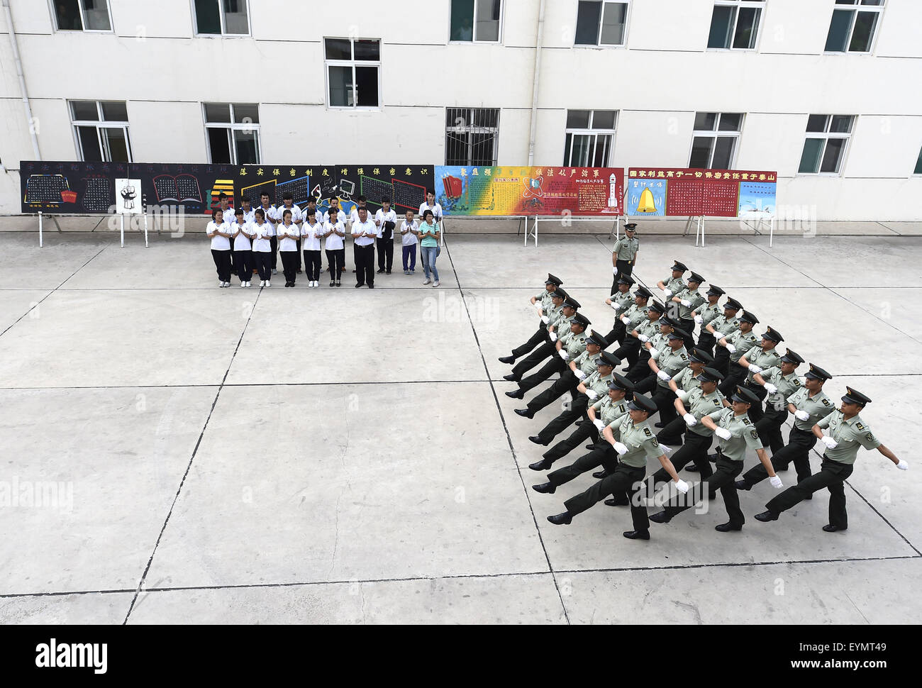 Chinese Soldiers Marching Stock Photos & Chinese Soldiers Marching ...