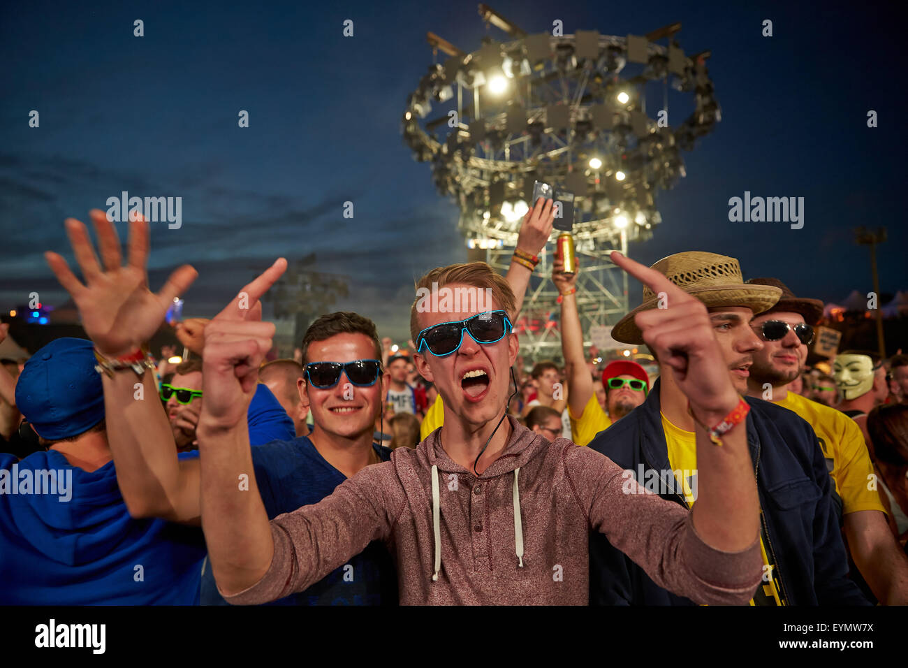Kastellaun, Germany. 31st July, 2015. Techno fans dance at the Nature ...