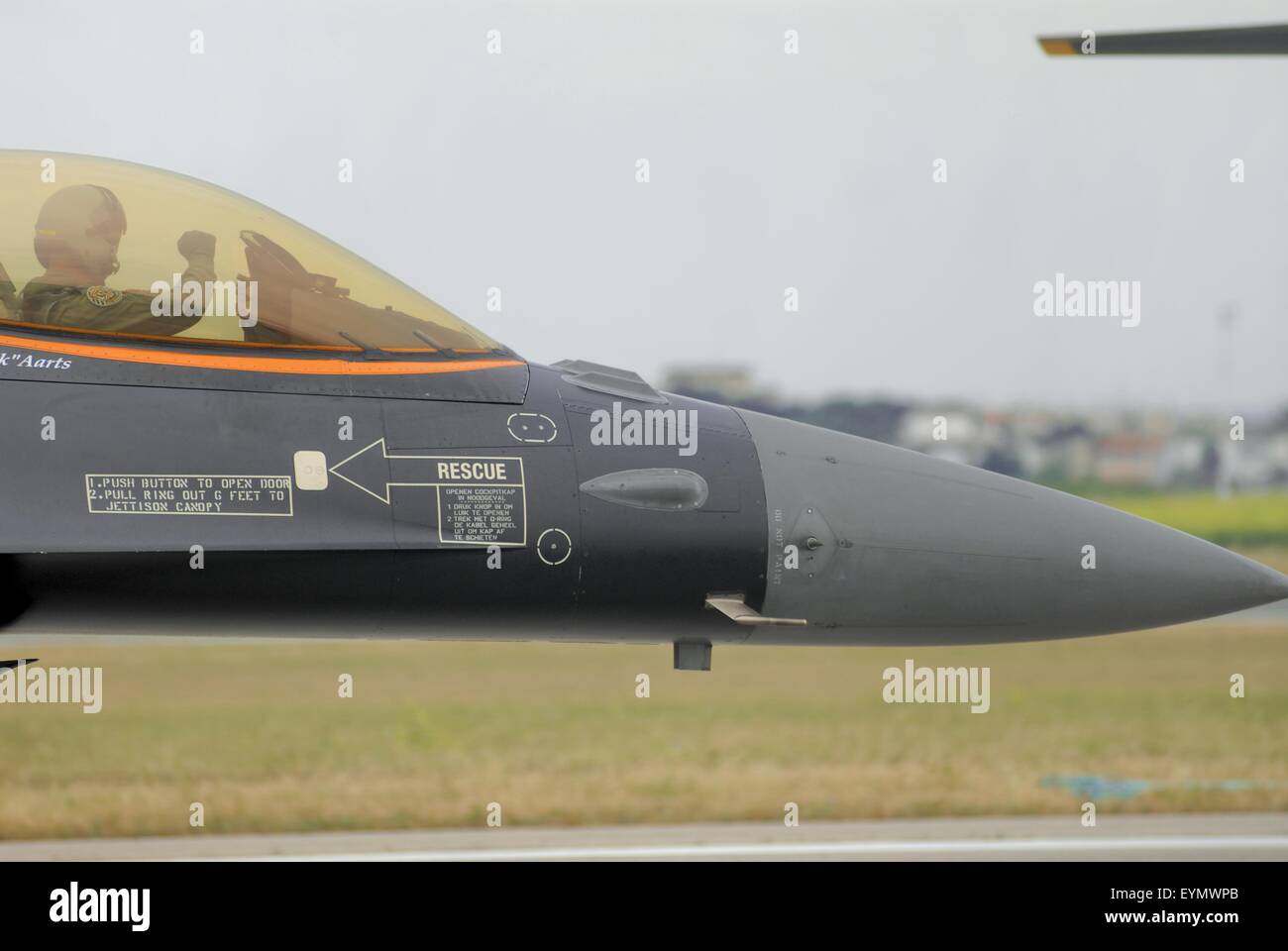 Italian Air Force, F 16 "Falcon" fighter aircraft Stock Photo - Alamy