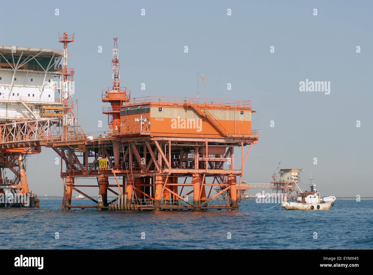 Oil Platform Italy Stock Photos & Oil Platform Italy Stock Images - Alamy