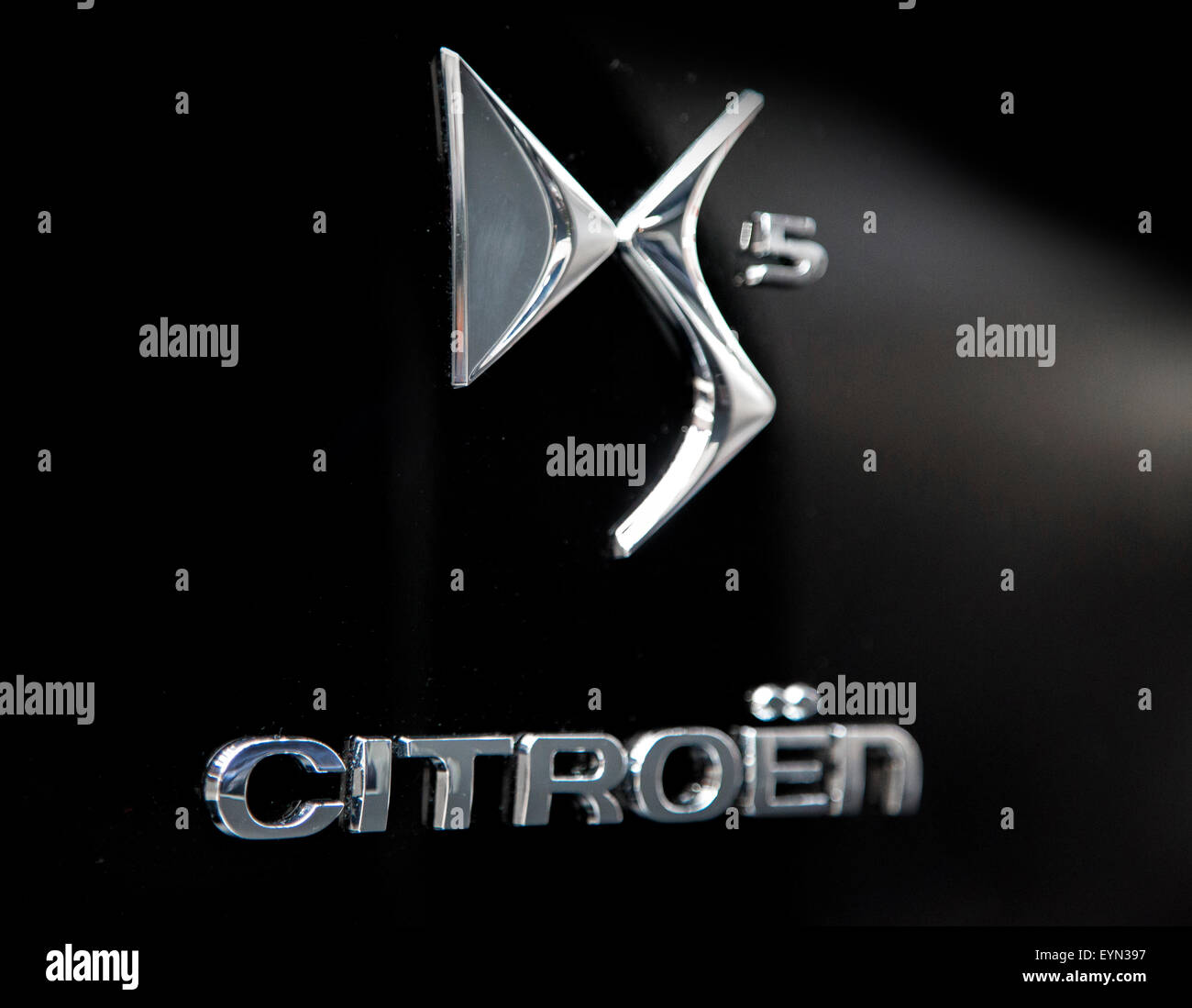 Citroen sign logo hi-res stock photography and images - Alamy