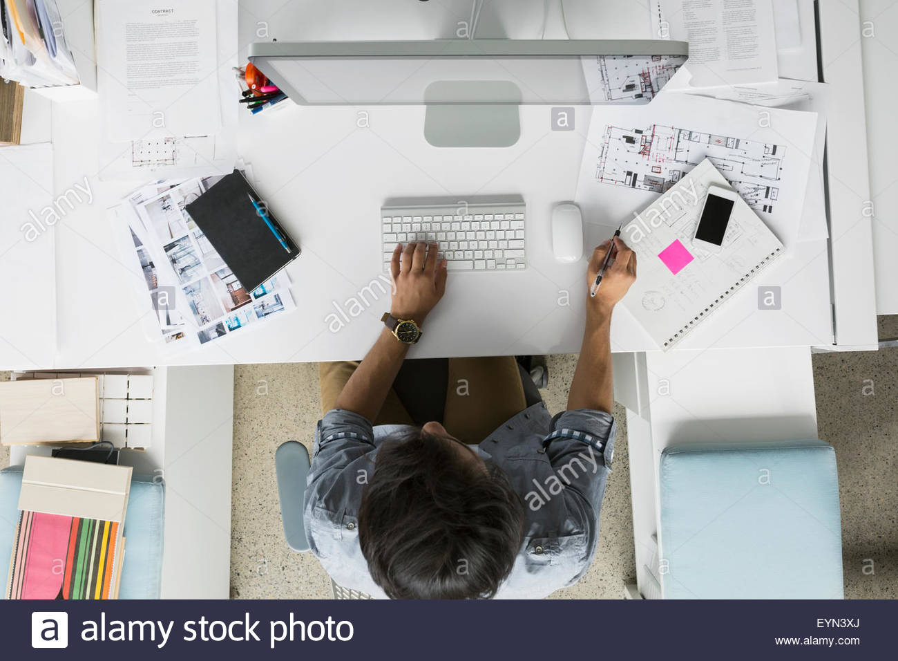 Overhead computer black man hi-res stock photography and images - Alamy